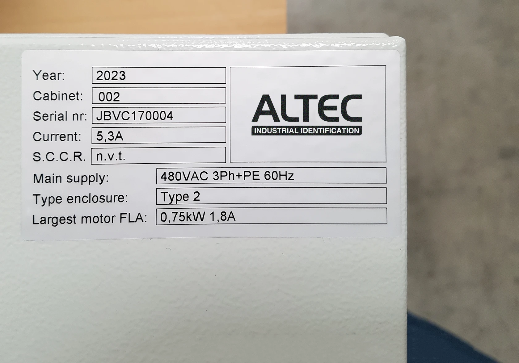 Waarom metalen typeplaatjes vervangen door [gemetalliseerde labels ...